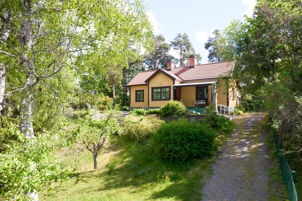 Floravägen 10B, Centrala Stuvsta, Huddinge — Bjurfors