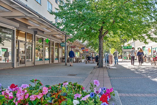 Södra Parkhemsvägen 36, Tullinge, Botkyrka — Bjurfors